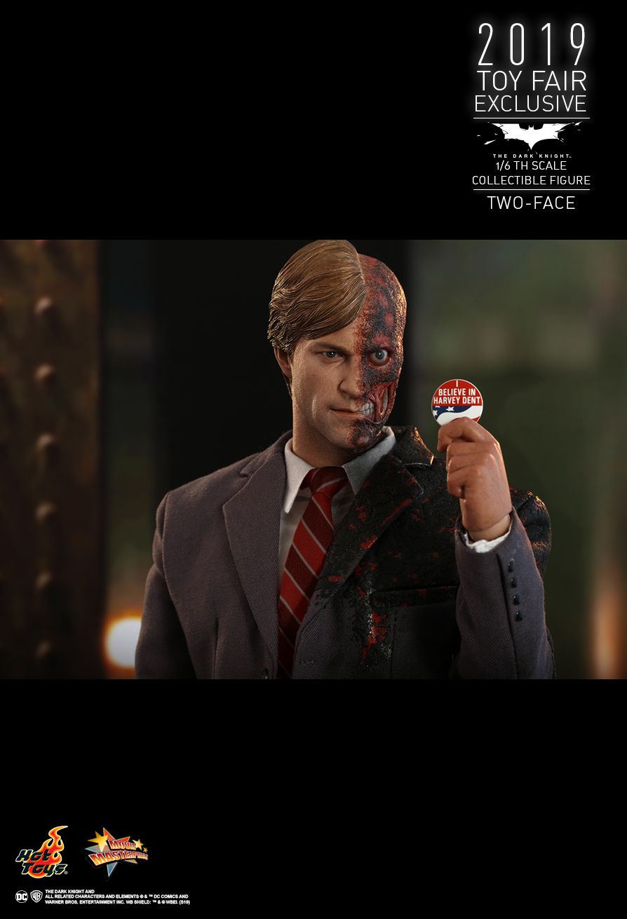 Two-Face - Toy Fair Exclusive Sixth Scale Figure by Hot Toys Movie ...
